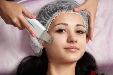 Jak wykonać peeling kawitacyjny w domu StylowyMag
