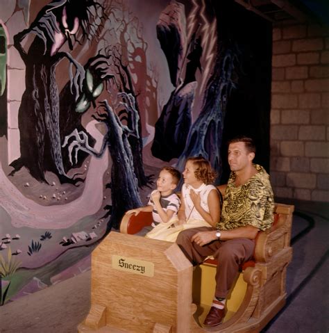 Disneylands Glitch‑filled Opening Day History
