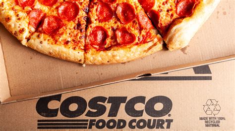 Eating At Costcos Food Court Before You Shop Is A Money Saving Power Move