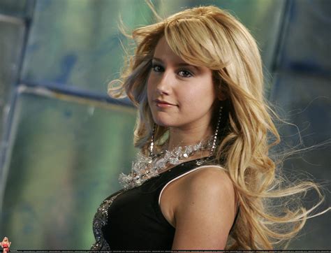 2006 Kiss The Girl Hq