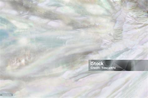 진주 라일락과 바다 녹색 색조의 부드러운 반짝이는 어머니가 있는 추상 진주 배경 진주조개에 대한 스톡 사진 및 기타 이미지 진주조개 자개 배경 주제 Istock