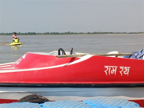 Tourists Take Jet Steamer Speed Boat In Ayodhya Saryu River अयोध्या