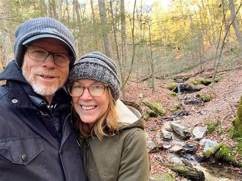 Ron Howard Wife Ron Howards Daughter Marriage Announcement Dinosaur