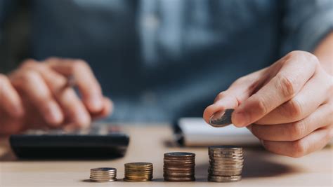 Net Worth Calculator By Age Table With Examples SoFi