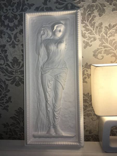 Украшение настенное интерьерное Большое панно сувенир Девушка с кувшином из гипса Декор