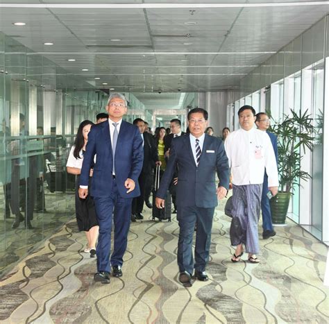 ဒုတိယဝန်ကြီးချုပ်နှင့် နိုင်ငံခြားရေးဝန်ကြီးဌာန ပြည်ထောင်စုဝန်ကြီး ဦးသန
