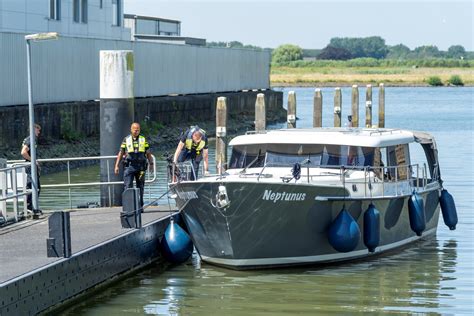 Aanvaring Tussen Binnenvaartschip En Motorjacht Op Noord Bij