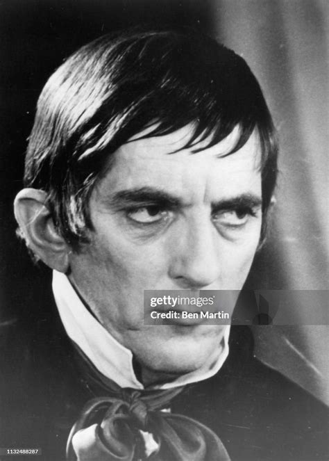 Jonathan Frid As Barnabas Collins In House Of Dark Shadows 1970 News