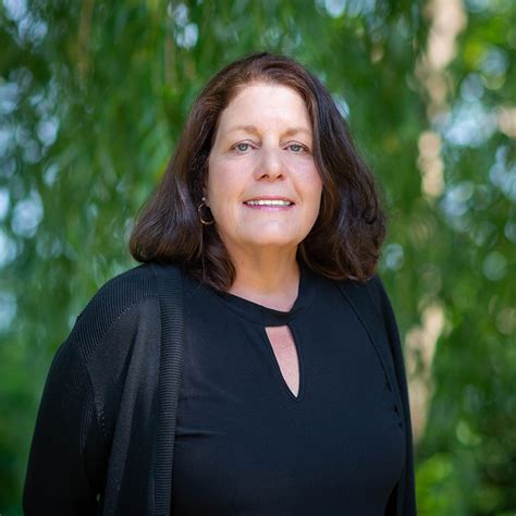 Assistente Social E Líder Sindical Marianne Walles Anuncia Candidatura