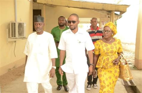 Photos Governor Yahaya Bello And His Wife Offer Financial Assistance To