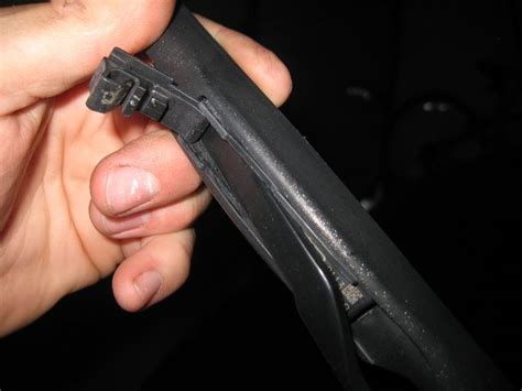 Toyota Sienna Windshield Wiper Blades Replacement Guide 011