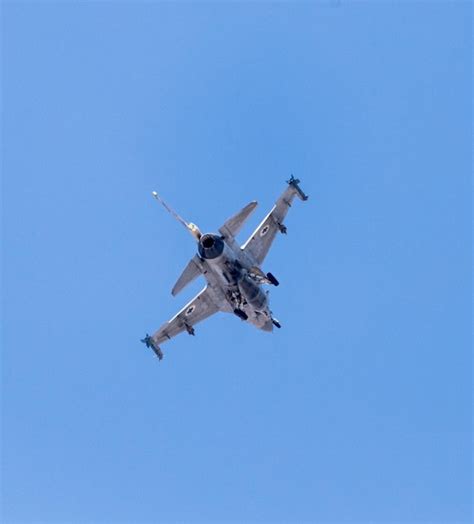 Premium Photo An F 16d Of The Israeli Air Force