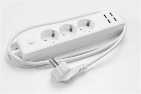 소켓과 Usb 포트가 있는 다목적 현대식 화이트 익스텐션 코드 0명에 대한 스톡 사진 및 기타 이미지 0명 Usb 포트