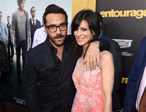 Perrey Reeves