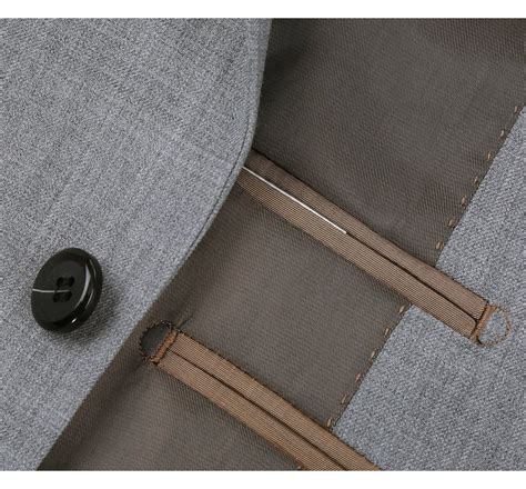 Mens Basic Two Button Classic Fit Wool Suit With Optional Vest In Ligh