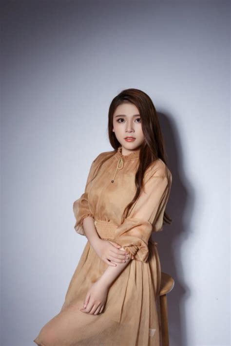 国服顶级女主播酥酥回归斗鱼直播，水友直呼好怀念！