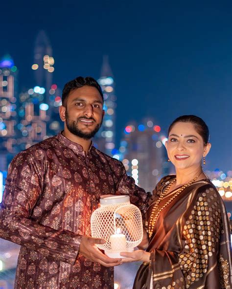 Diwali 2023 या मराठी कलाकारांनी परदेशात साजरी केली दिवाळी पाहा खास फोटो