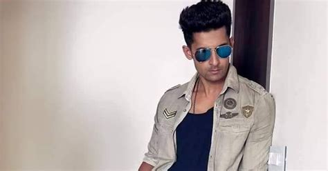 Zeeworld Spotlight On Siddharth Kharona Roshnis Husband In King Of