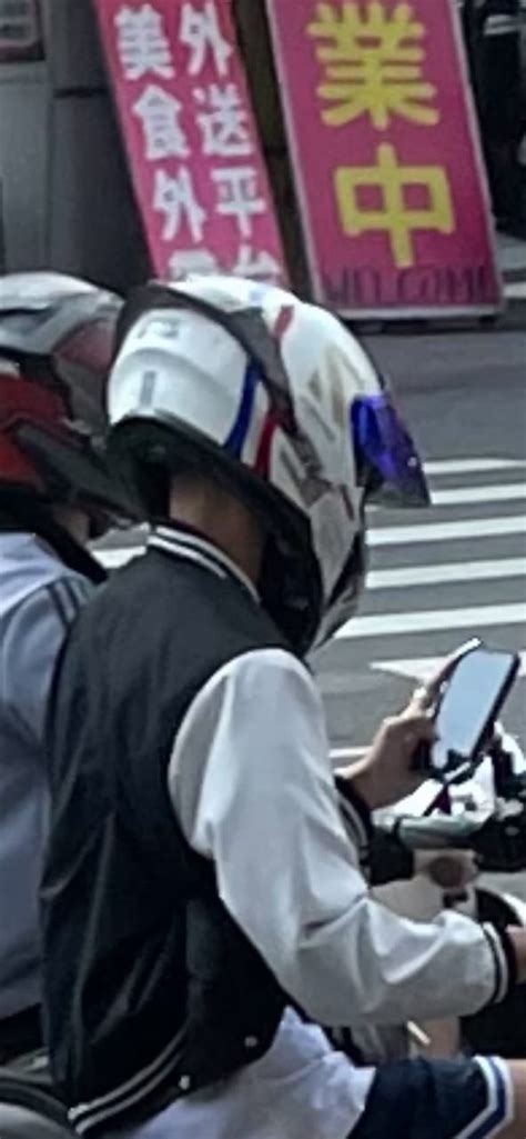 問題 問題 這是哪一頂安全帽 機車板 Dcard