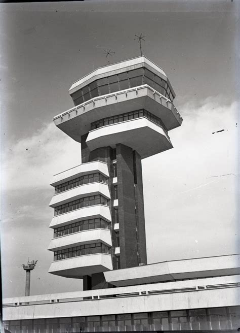Aeroportul Internațional Henri Coandă București Otopeni vedere