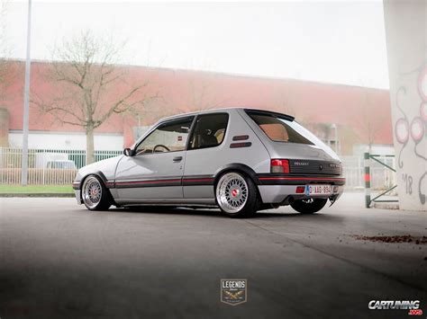 stance peugeot 205 gti back