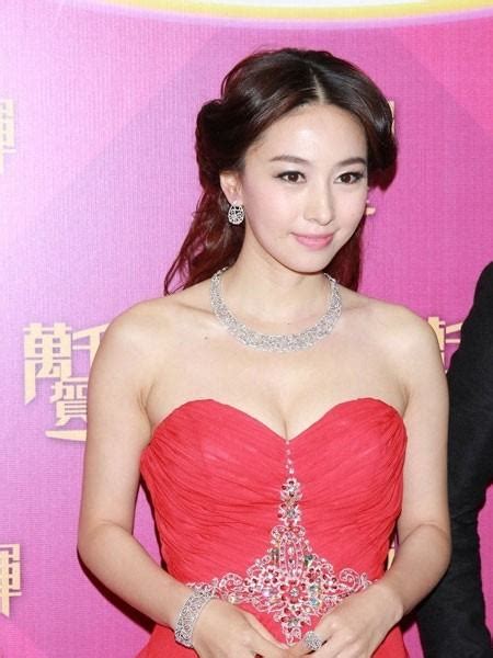年老年少都来秀 Tvb台庆成斗胸会 搜狐女人