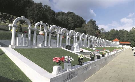 Services Held To Commemorate 50th Anniversary Of Aberfan Disaster