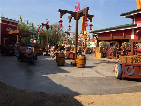 2023胡迪牛仔嘉年华玩乐攻略去迪士尼乐园之前就期待着来【去哪儿攻略】