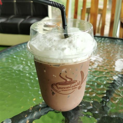 รีวิว วนารม คาเฟ่ ร้านกาแฟภายในสวนวนารมย์ มีทั้งที่นั่งในและนอกร้าน