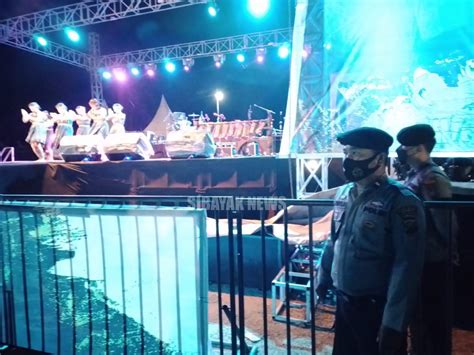 Polres Toba Gelar Pengamanan Pembukaan Dan Penutupan Lttmf Di Desa Wisata Meat Dan Tara Bunga