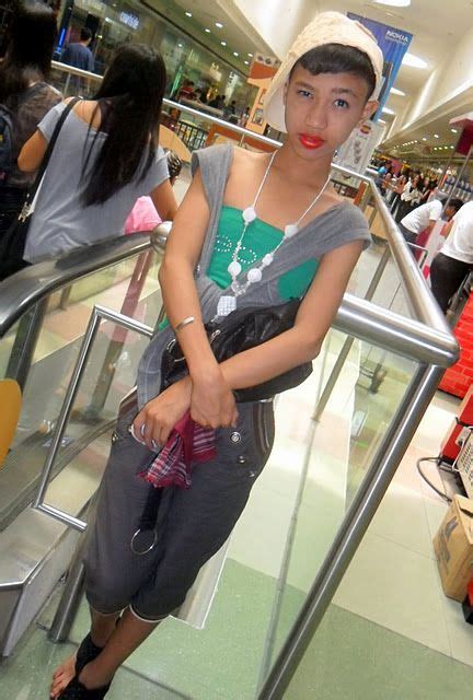 Lipstick Filipino Femboy Scrolller