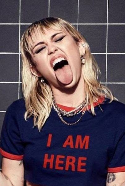 Escandalo Miley Cyrus Causa Infartos Con Este Traje Engomado ¡es