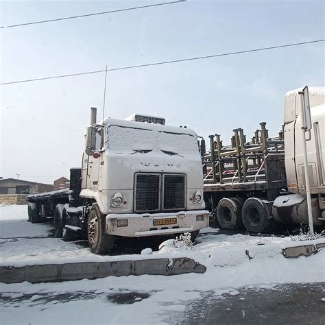 نگاه می‌کنم می‌بینیم داره یه فصل می‌گذره از وقتی که جرات نکردم دستامو زمانِ راه رفتن از جیبِ