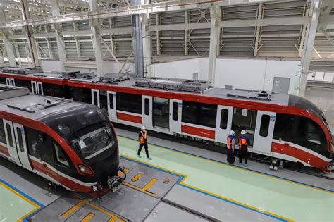 Foto Melihat Depo Lrt Jabodebek Di Jatimulya Jelang Beroperasi Juli