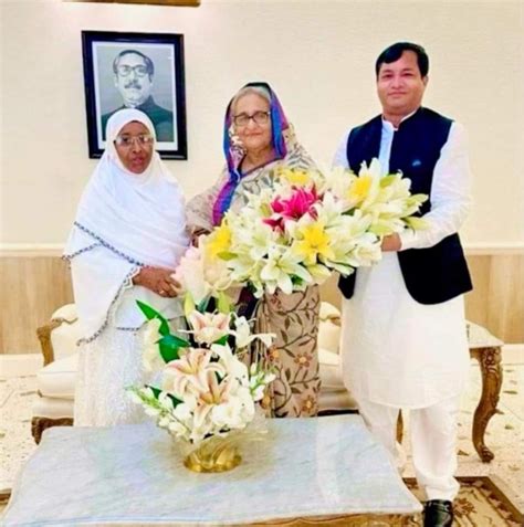 মেয়র জায়েদা খাতুন এবং জাহাঙ্গীর আলম ভাইয়ের সমর্থক