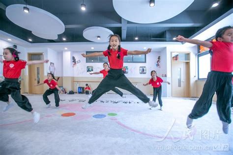 江苏苏州：暑期学昆曲 人民图片网