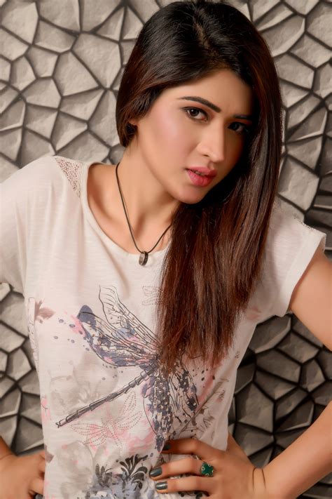 Aroosa Khan Merakiprism