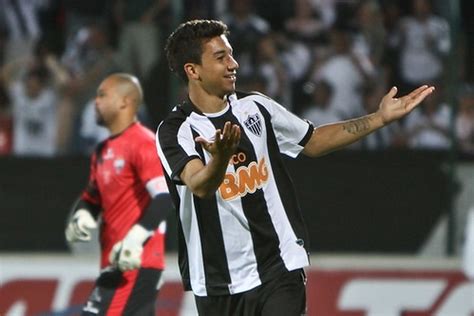 Lembra Dele Ex Joia Do Atlético Mg E Da Seleção Acerta Com Clube Da