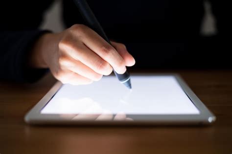 Premium Photo Woman Using Pen Write On Digital Tablet Pc