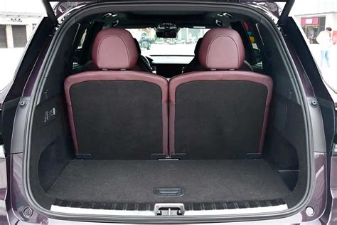 В продаже китайский аналог Вольво XC90: в РФ привезли большой Lynk & Co 09