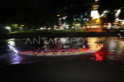 Lomba Dayung Perahu Naga Antara Foto