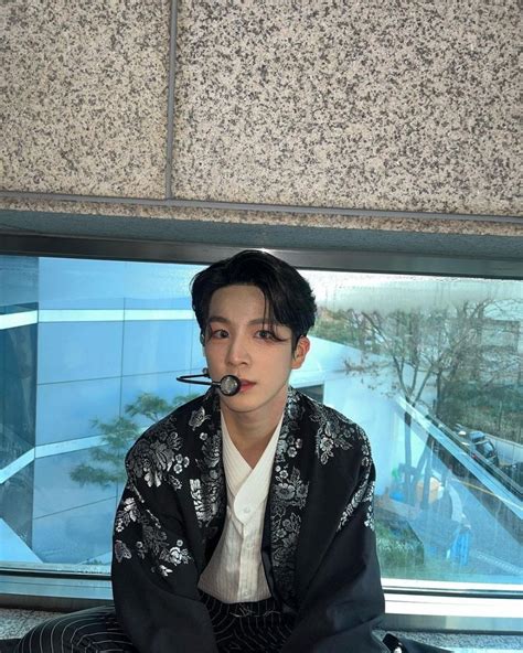 Netizens Say They Understand Why Sm Once Cast The Young Trot Singer
