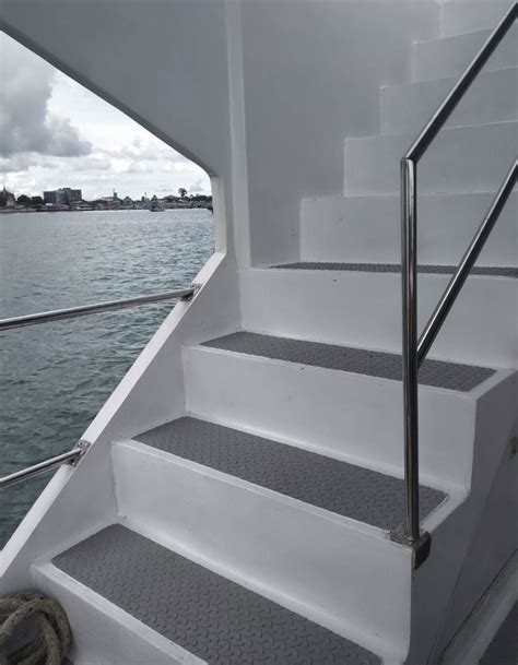 Fiber Power Party Catamaran 62 Feet Henri Captain