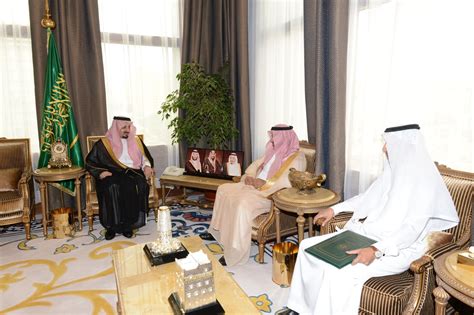 أمير عسير يستقبل مدير معهد الإدارة بالمنطقة المعين حديثًا