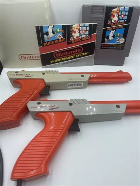 2x Nintendo Zapper Gun Nintendo Entertainment System Duck Hunt Super