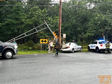 Accident Takes Out Traffic Light On Cedarbridge Avenue Repairs Will