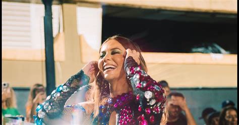 A atriz Paolla Oliveira arrasou produções repletas de tendências na