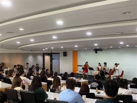 Linkedin 박윤진 페이지 오늘처럼 비오는 날엔 점심 먹으러 나가는 것도 귀찮고 간단히 사무실에서 해결하고 싶은 때가