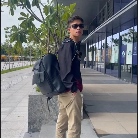 Chí Quân Review Chiquanreview • Threads Say More