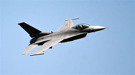 Us F 16 Crashes Off South Korea Coast In Second Such Incident Involving